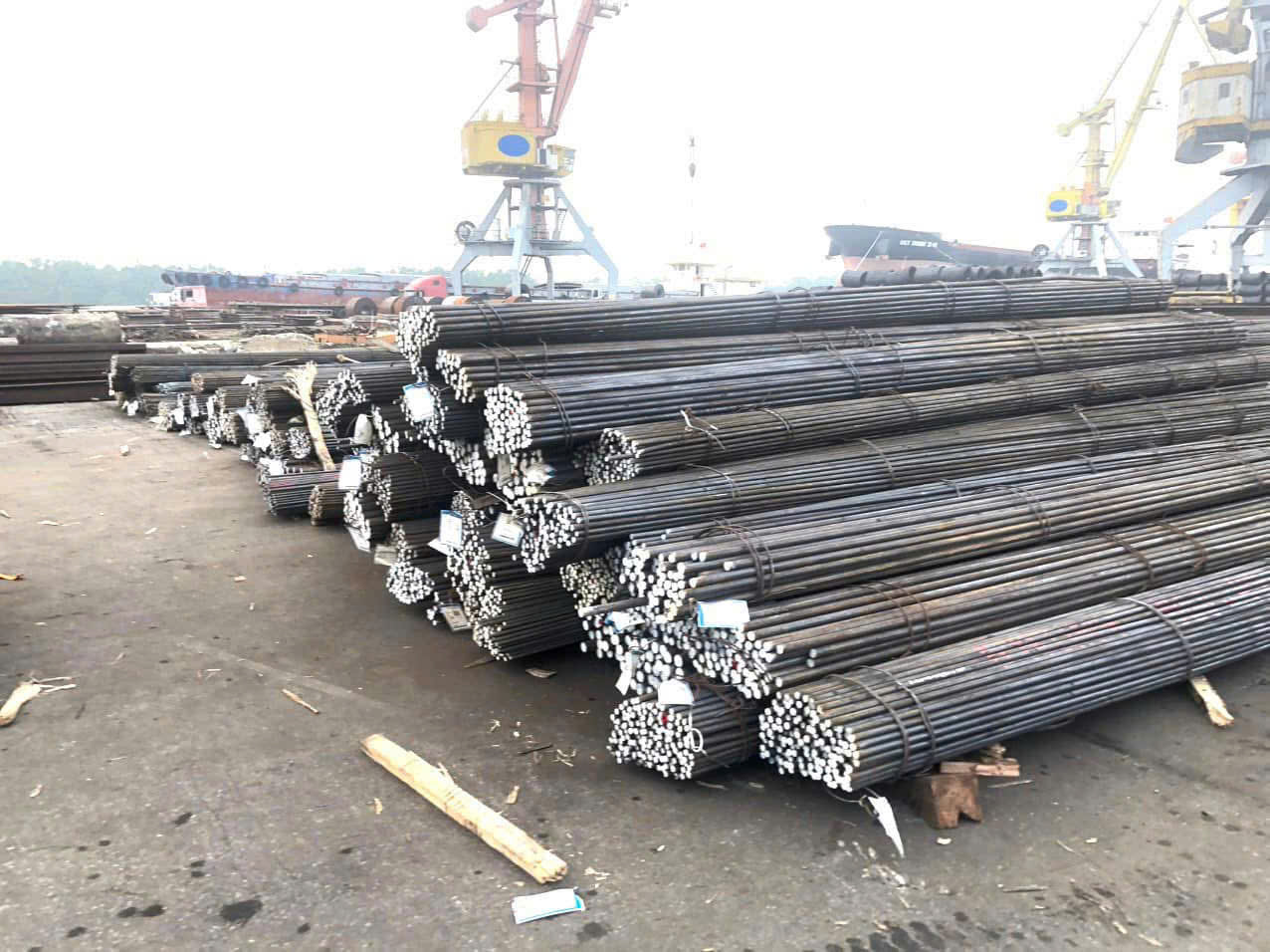 Thép Tròn Trơn Phi 16 Giá Bao Nhiêu? - Nguyen Khai Steel